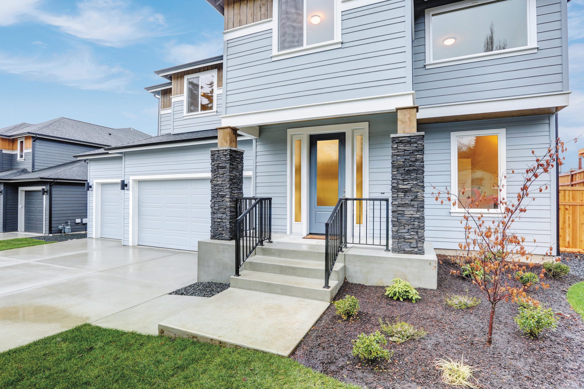 Dazzling Blue Hues - Waudena